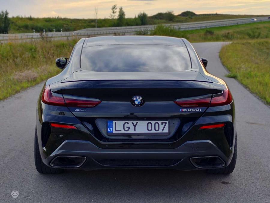 Black BMW M 850 2019 in Siauliai, with an engine capacity of 4.40 L and mileage of 86 thousand km for 43500 €, photo 7 on AUTOMOTO.COM.LV