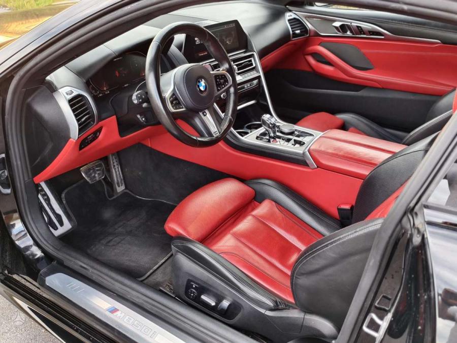 Black BMW M 850 2019 in Siauliai, with an engine capacity of 4.40 L and mileage of 86 thousand km for 43500 €, photo 15 on AUTOMOTO.COM.LV