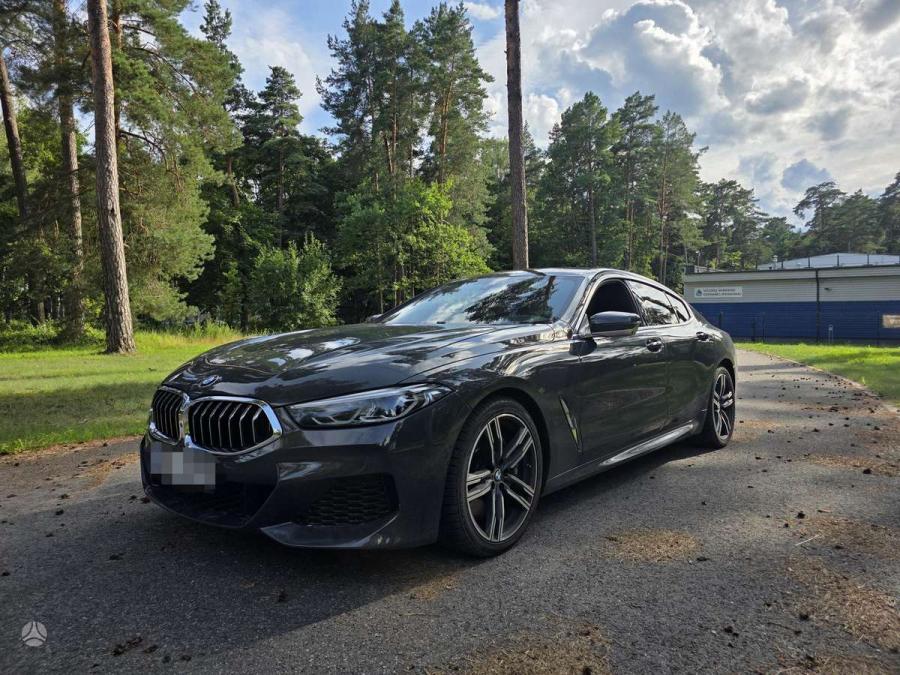 Grey BMW M 850 2021 in Kaunas, with an engine capacity of 4.40 L and mileage of 70 thousand km for 49500 €, photo 1 on AUTOMOTO.COM.LV