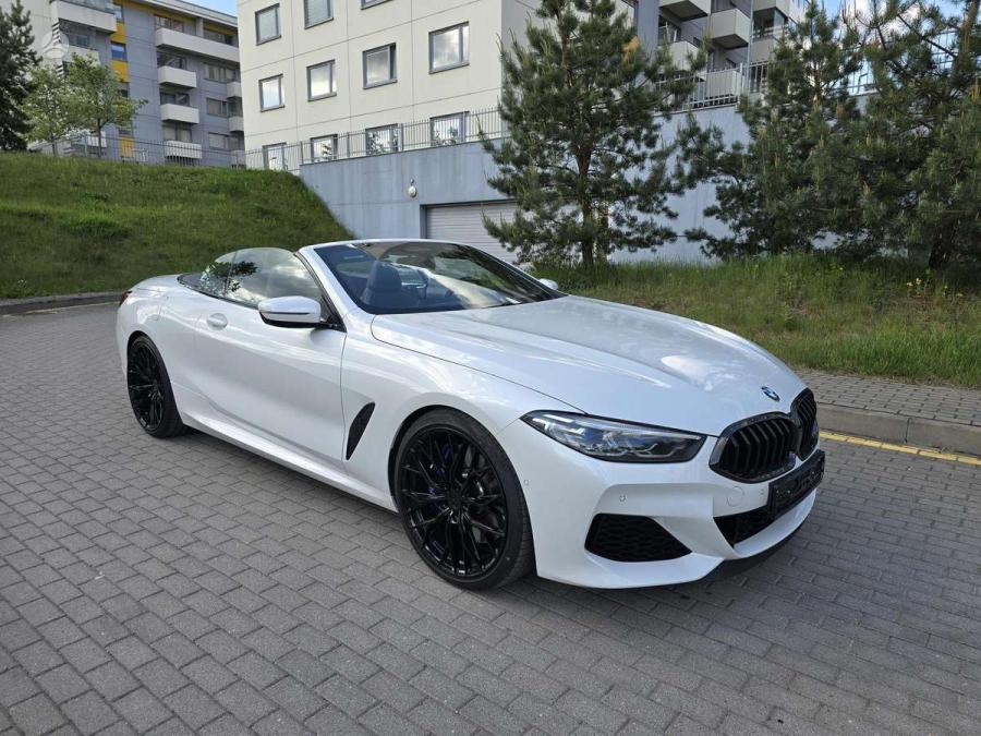 Белый БМВ M 850 2021 в Вильнюс, объемом двигателя 4.40 л и пробегом 105 тыс. км за 49000 €, фото 7 на AUTOMOTO.COM.LV