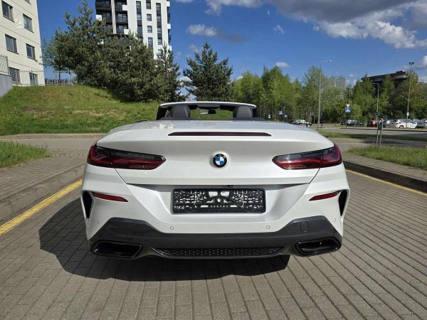 Balts BMW M 850 2021 Viļņa, ar dzinēja tilpumu 4.40 L un nobraukumu 105 tūkst. km par 47800 €, foto 5 vietnē AUTOMOTO.COM.LV
