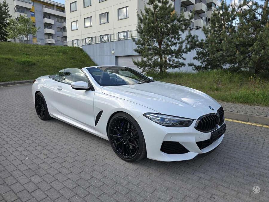 Белый БМВ M 850 2021 в Вильнюс, объемом двигателя 4.40 л и пробегом 105 тыс. км за 47800 €, фото 7 на AUTOMOTO.COM.LV