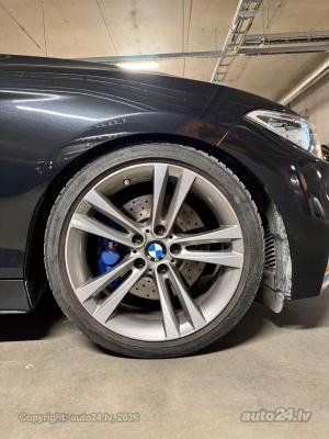 Melns BMW M-series 2014 Tallina, ar dzinēja tilpumu 3.00 L un nobraukumu 167 tūkst. km par 19000 €, foto 17 vietnē AUTOMOTO.COM.LV