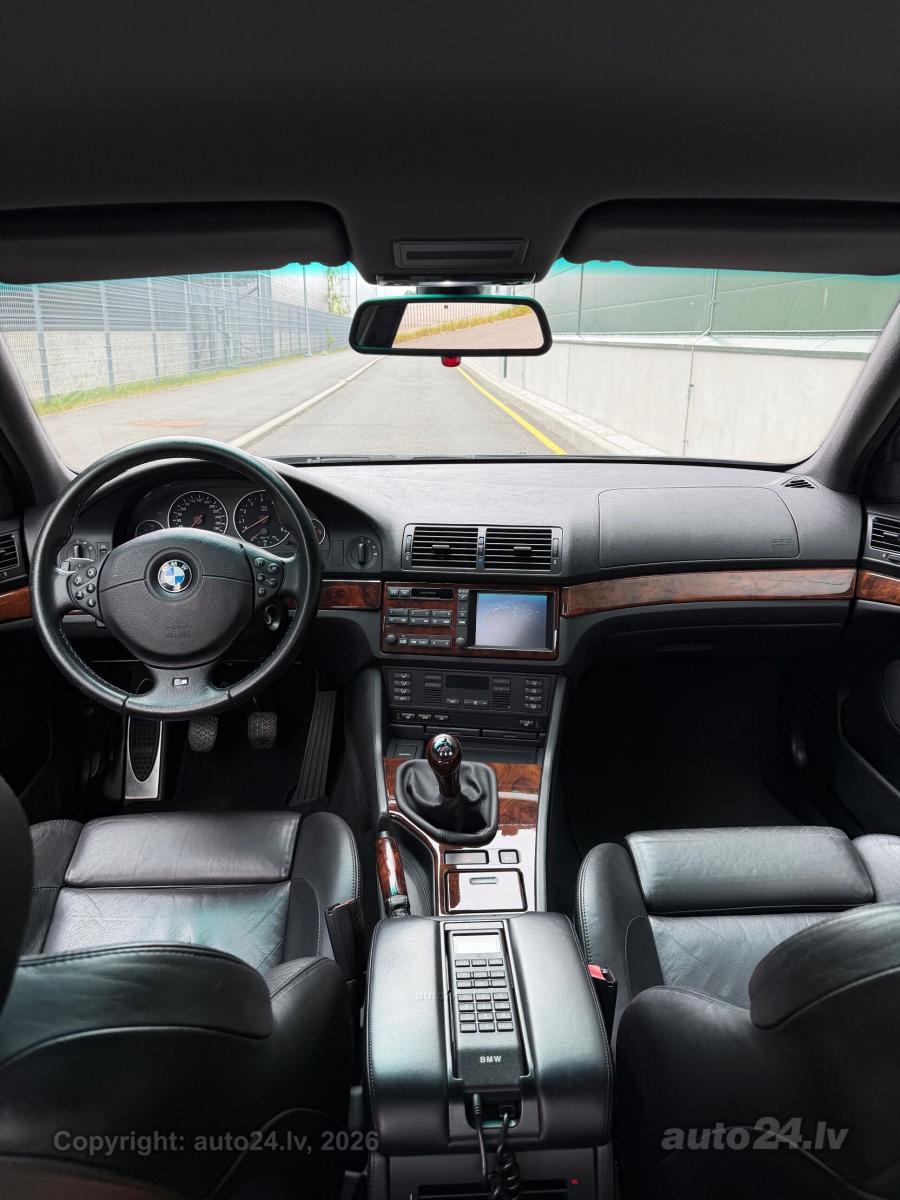 Melns BMW M-series 1999 Tallina, ar dzinēja tilpumu 4.90 L un nobraukumu 300 tūkst. km par 24500 €, foto 36 vietnē AUTOMOTO.COM.LV