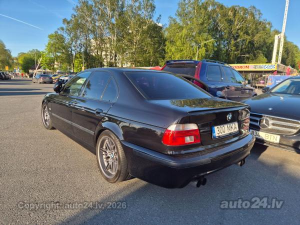 Melns BMW M-series 2000 Tallina, ar dzinēja tilpumu 4.90 L un nobraukumu 0 tūkst. km par 17900 €, foto 2 vietnē AUTOMOTO.COM.LV
