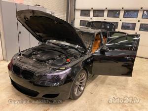 Black BMW M-series 2007 in Tallinn, with an engine capacity of 5.00 L and mileage of 189 thousand km for 29000 €, photo 9 on AUTOMOTO.COM.LV