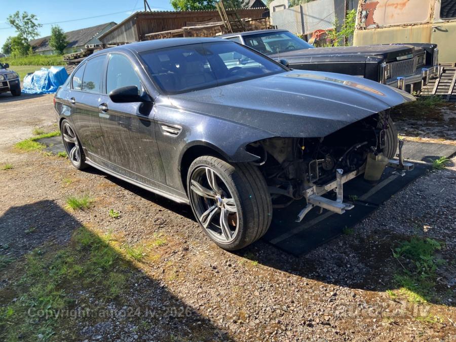 Melns BMW M-series 2013 Rapla, ar dzinēja tilpumu 4.40 L un nobraukumu 240 tūkst. km par 17500 €, foto 3 vietnē AUTOMOTO.COM.LV