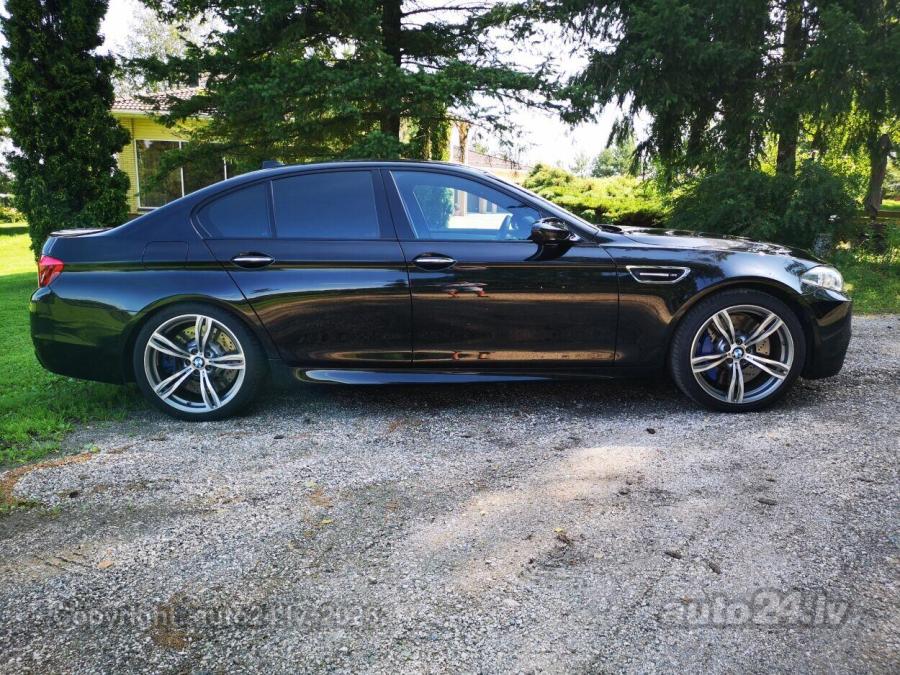 Melns BMW M-series 2015 Tallina, ar dzinēja tilpumu 4.40 L un nobraukumu 179 tūkst. km par 39800 €, foto 5 vietnē AUTOMOTO.COM.LV