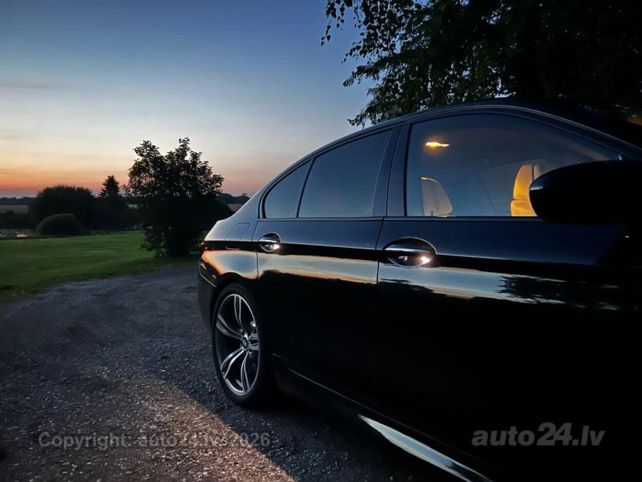 Melns BMW M-series 2015 Tallina, ar dzinēja tilpumu 4.40 L un nobraukumu 179 tūkst. km par 39800 €, foto 19 vietnē AUTOMOTO.COM.LV