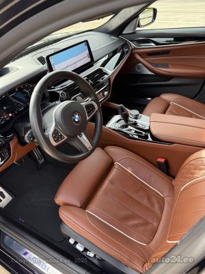 Melns BMW M-series 2020 Tallina, ar dzinēja tilpumu 4.40 L un nobraukumu 160 tūkst. km par 49999 €, foto 8 vietnē AUTOMOTO.COM.LV