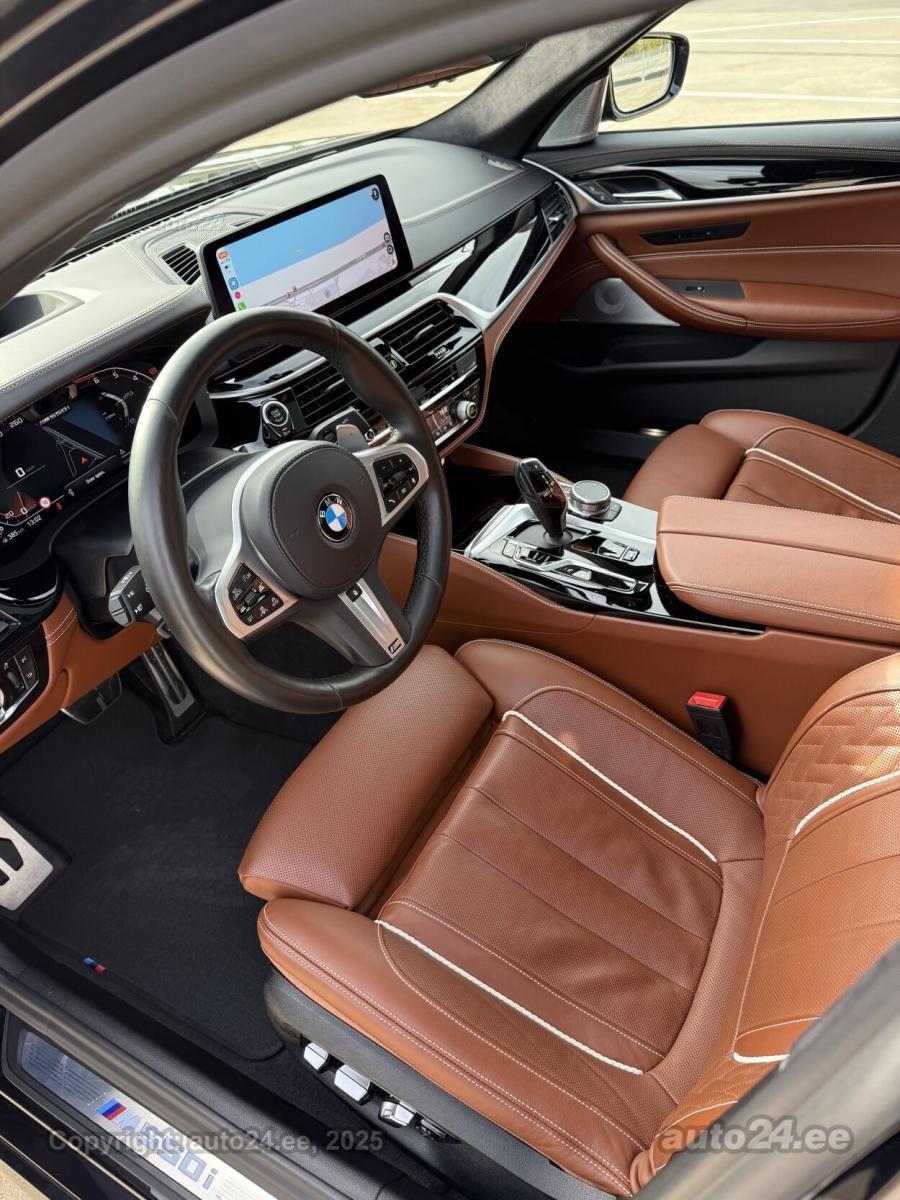 Melns BMW M-series 2020 Tallina, ar dzinēja tilpumu 4.40 L un nobraukumu 160 tūkst. km par 49999 €, foto 8 vietnē AUTOMOTO.COM.LV