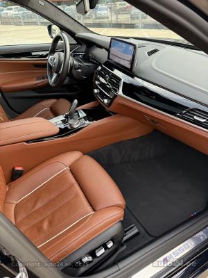 Melns BMW M-series 2020 Tallina, ar dzinēja tilpumu 4.40 L un nobraukumu 160 tūkst. km par 49999 €, foto 13 vietnē AUTOMOTO.COM.LV
