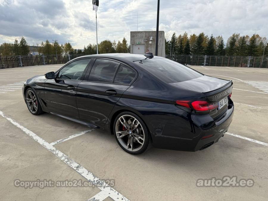 Melns BMW M-series 2020 Tallina, ar dzinēja tilpumu 4.40 L un nobraukumu 160 tūkst. km par 49999 €, foto 19 vietnē AUTOMOTO.COM.LV