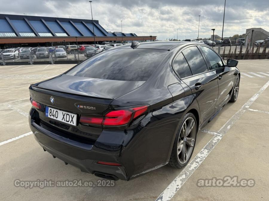 Melns BMW M-series 2020 Tallina, ar dzinēja tilpumu 4.40 L un nobraukumu 160 tūkst. km par 49999 €, foto 20 vietnē AUTOMOTO.COM.LV
