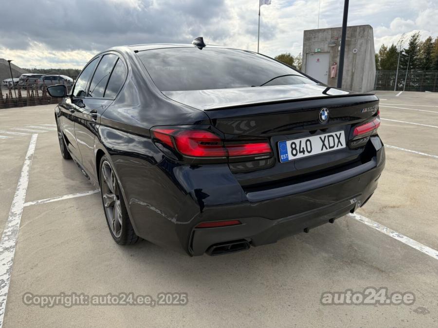 Melns BMW M-series 2020 Tallina, ar dzinēja tilpumu 4.40 L un nobraukumu 160 tūkst. km par 49999 €, foto 26 vietnē AUTOMOTO.COM.LV