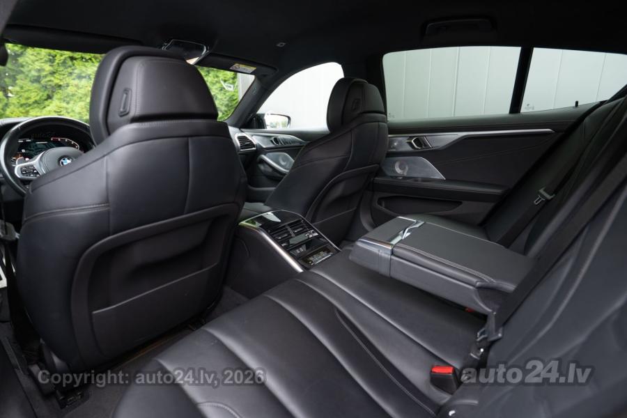 Melns BMW M-series 2022 Tallina, ar dzinēja tilpumu 4.40 L un nobraukumu 74 tūkst. km par 59900 €, foto 12 vietnē AUTOMOTO.COM.LV