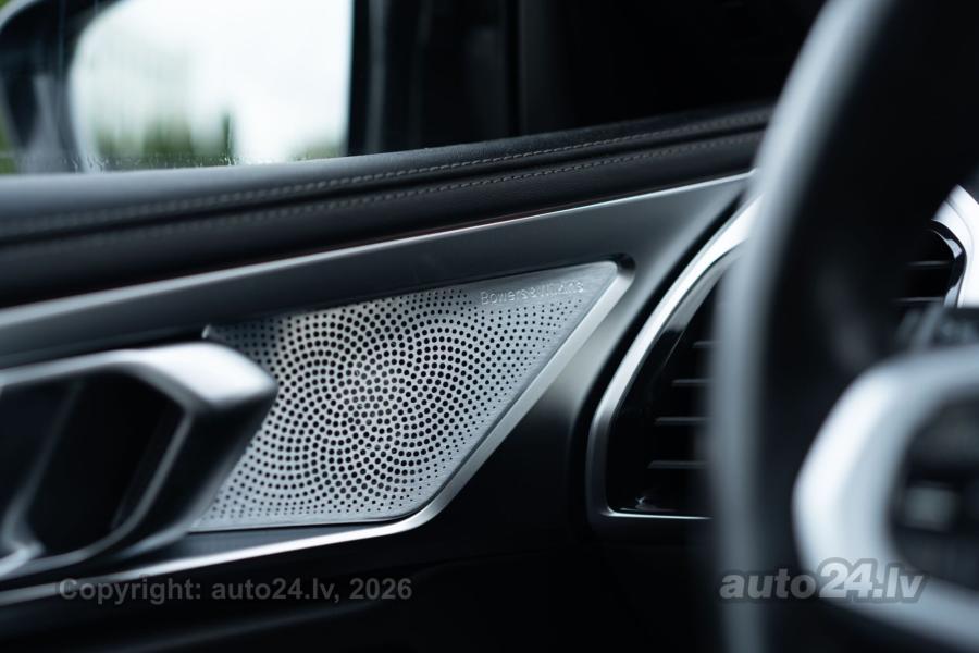 Melns BMW M-series 2022 Tallina, ar dzinēja tilpumu 4.40 L un nobraukumu 74 tūkst. km par 59900 €, foto 13 vietnē AUTOMOTO.COM.LV