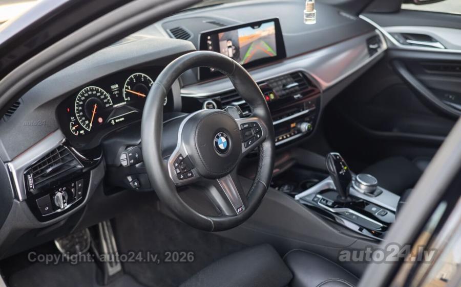 Black BMW M-series 2018 in Tallinn, with an engine capacity of 3.00 L and mileage of 194 thousand km for 27000 €, photo 18 on AUTOMOTO.COM.LV