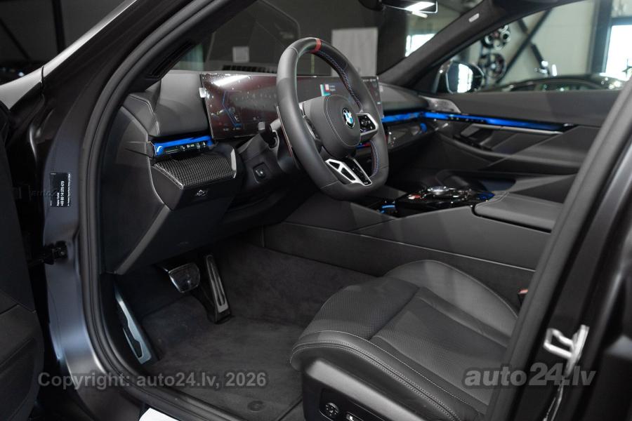 Black BMW M-series 2025 in Riga, with an engine capacity of 4.40 L and mileage of 6 thousand km for 123000 €, photo 11 on AUTOMOTO.COM.LV