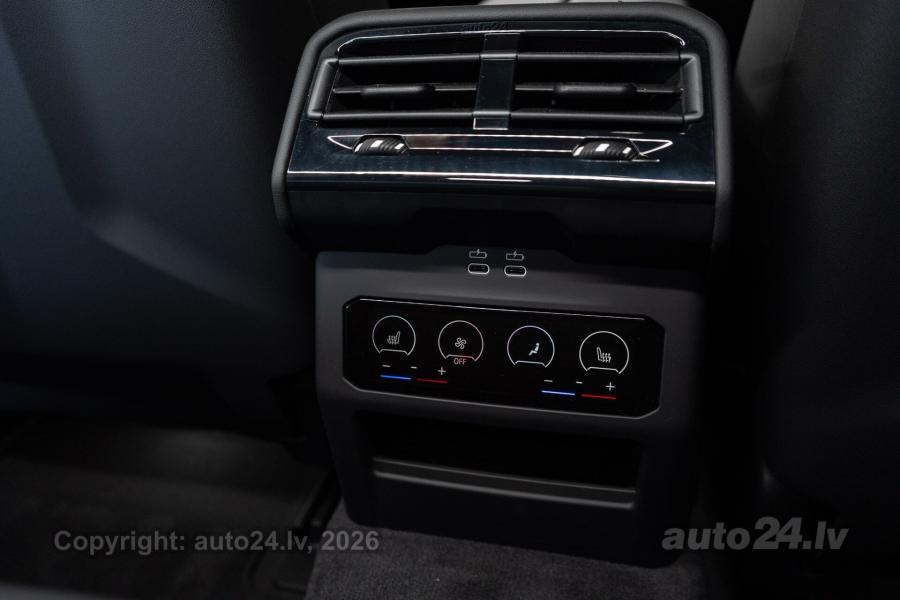 Black BMW M-series 2025 in Riga, with an engine capacity of 4.40 L and mileage of 6 thousand km for 123000 €, photo 15 on AUTOMOTO.COM.LV