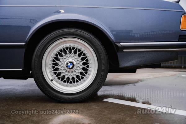Blue BMW M-series 1985 in Tallinn, with an engine capacity of 3.50 L and mileage of 120 thousand km for 67000 €, photo 11 on AUTOMOTO.COM.LV