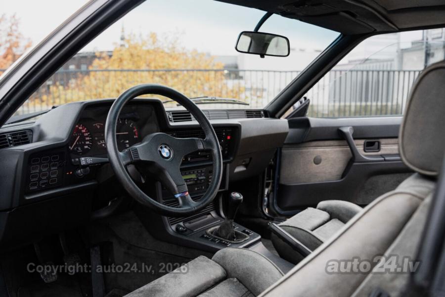 Zils BMW M-series 1985 Tallina, ar dzinēja tilpumu 3.50 L un nobraukumu 120 tūkst. km par 67000 €, foto 16 vietnē AUTOMOTO.COM.LV