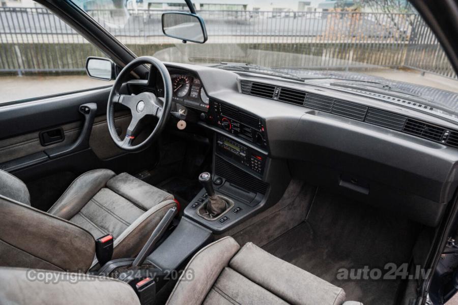 Zils BMW M-series 1985 Tallina, ar dzinēja tilpumu 3.50 L un nobraukumu 120 tūkst. km par 67000 €, foto 17 vietnē AUTOMOTO.COM.LV