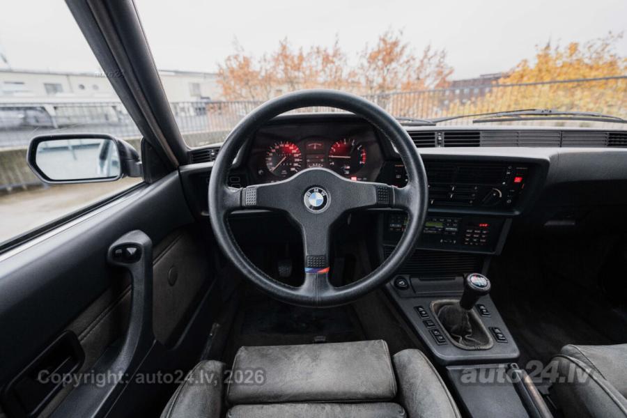 Zils BMW M-series 1985 Tallina, ar dzinēja tilpumu 3.50 L un nobraukumu 120 tūkst. km par 67000 €, foto 26 vietnē AUTOMOTO.COM.LV