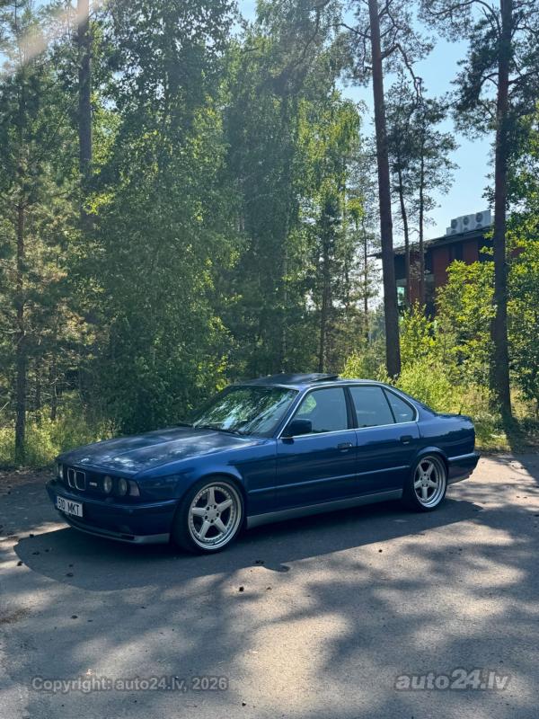 Blue BMW M-series 1992 in Tallinn, with an engine capacity of 3.80 L and mileage of 250 thousand km for 40000 €, photo 1 on AUTOMOTO.COM.LV