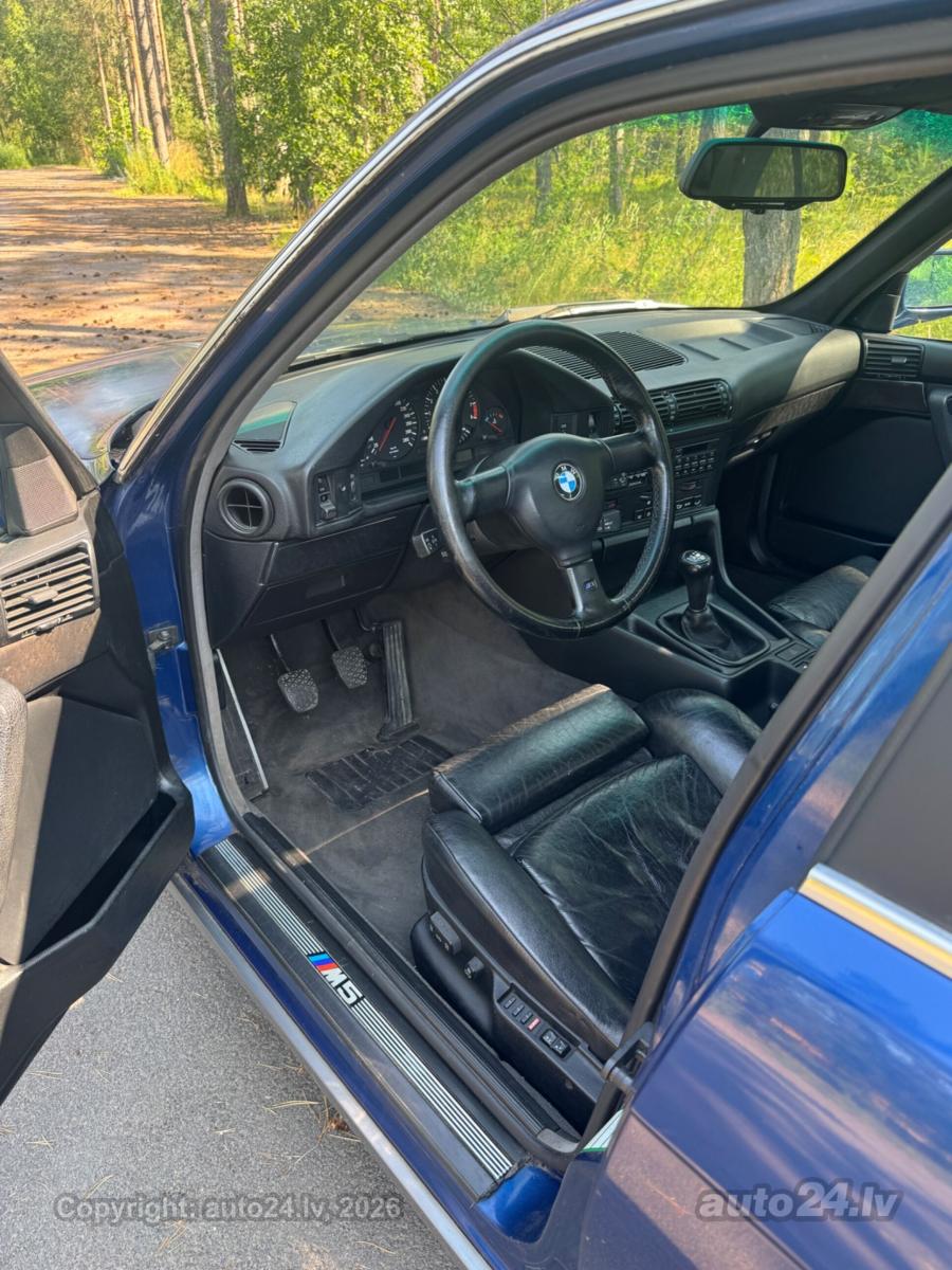 Zils BMW M-series 1992 Tallina, ar dzinēja tilpumu 3.80 L un nobraukumu 250 tūkst. km par 40000 €, foto 6 vietnē AUTOMOTO.COM.LV