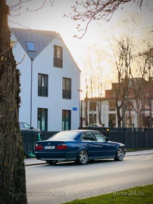 Zils BMW M-series 1992 Tallina, ar dzinēja tilpumu 3.80 L un nobraukumu 250 tūkst. km par 40000 €, foto 9 vietnē AUTOMOTO.COM.LV