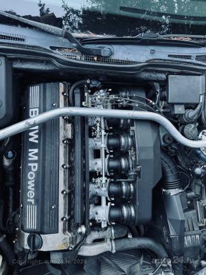 Zils BMW M-series 1992 Tallina, ar dzinēja tilpumu 3.80 L un nobraukumu 250 tūkst. km par 40000 €, foto 11 vietnē AUTOMOTO.COM.LV
