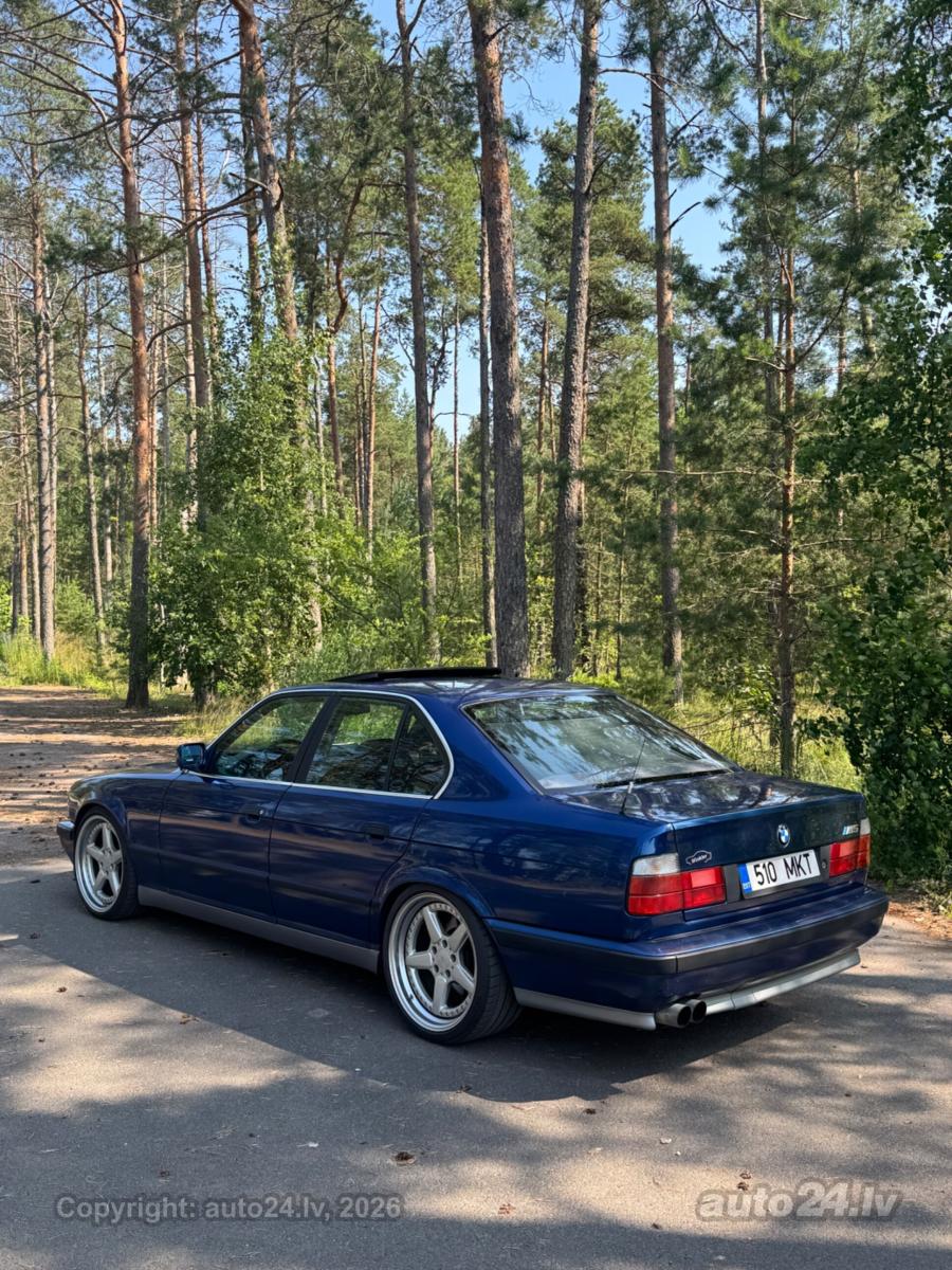 Blue BMW M-series 1992 in Tallinn, with an engine capacity of 3.80 L and mileage of 250 thousand km for 40000 €, photo 4 on AUTOMOTO.COM.LV