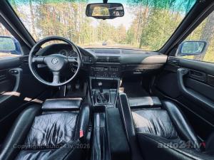 Blue BMW M-series 1992 in Tallinn, with an engine capacity of 3.80 L and mileage of 250 thousand km for 40000 €, photo 5 on AUTOMOTO.COM.LV