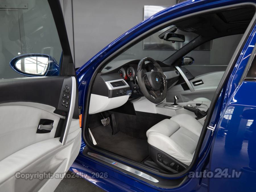 Zils BMW M-series 2005 Tallina, ar dzinēja tilpumu 5.00 L un nobraukumu 155 tūkst. km par 40990 €, foto 5 vietnē AUTOMOTO.COM.LV