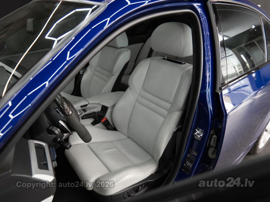 Zils BMW M-series 2005 Tallina, ar dzinēja tilpumu 5.00 L un nobraukumu 155 tūkst. km par 40990 €, foto 6 vietnē AUTOMOTO.COM.LV