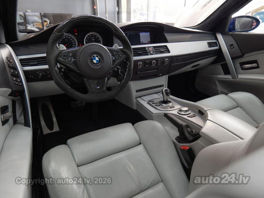 Zils BMW M-series 2005 Tallina, ar dzinēja tilpumu 5.00 L un nobraukumu 155 tūkst. km par 40990 €, foto 7 vietnē AUTOMOTO.COM.LV