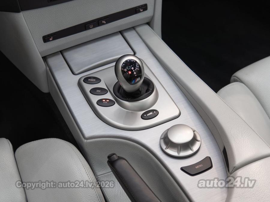 Zils BMW M-series 2005 Tallina, ar dzinēja tilpumu 5.00 L un nobraukumu 155 tūkst. km par 40990 €, foto 10 vietnē AUTOMOTO.COM.LV