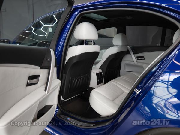 Blue BMW M-series 2005 in Tallinn, with an engine capacity of 5.00 L and mileage of 155 thousand km for 40990 €, photo 10 on AUTOMOTO.COM.LV