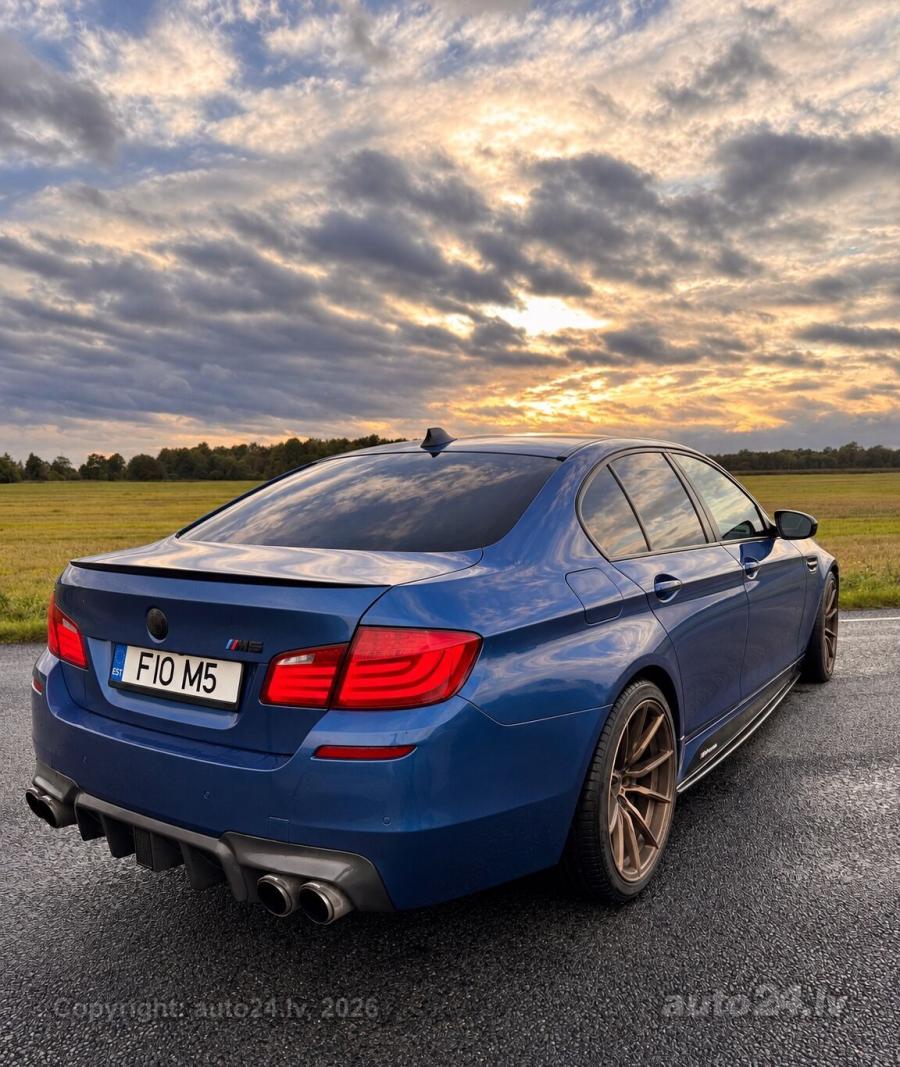 Blue BMW M-series 2012 in Kuressaare, with an engine capacity of 4.40 L and mileage of 80 thousand km for 39900 €, photo 4 on AUTOMOTO.COM.LV