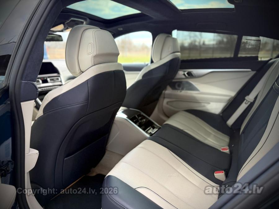 Zils BMW M-series 2022 Tallina, ar dzinēja tilpumu 4.40 L un nobraukumu 67 tūkst. km par 66990 €, foto 21 vietnē AUTOMOTO.COM.LV