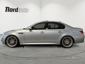 Pelēks BMW M-series 2006 Tallina, ar dzinēja tilpumu 5.00 L un nobraukumu 167 tūkst. km par 35000 €, foto 3 vietnē AUTOMOTO.COM.LV