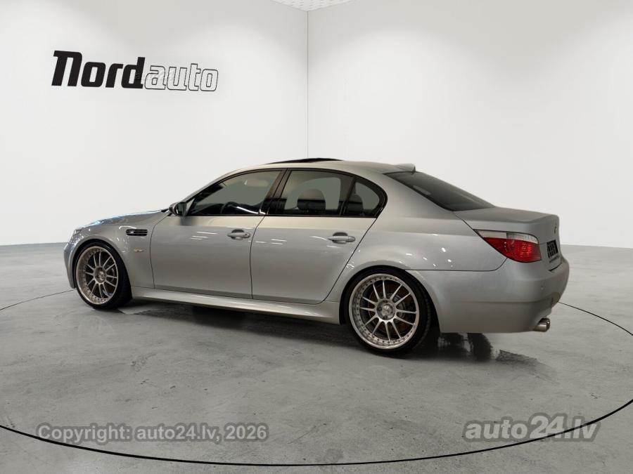 Pelēks BMW M-series 2006 Tallina, ar dzinēja tilpumu 5.00 L un nobraukumu 167 tūkst. km par 35000 €, foto 4 vietnē AUTOMOTO.COM.LV