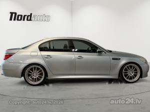 Pelēks BMW M-series 2006 Tallina, ar dzinēja tilpumu 5.00 L un nobraukumu 167 tūkst. km par 35000 €, foto 7 vietnē AUTOMOTO.COM.LV