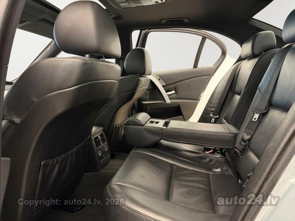 Grey BMW M-series 2006 in Tallinn, with an engine capacity of 5.00 L and mileage of 167 thousand km for 35000 €, photo 10 on AUTOMOTO.COM.LV