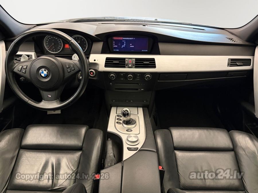 Pelēks BMW M-series 2006 Tallina, ar dzinēja tilpumu 5.00 L un nobraukumu 167 tūkst. km par 35000 €, foto 12 vietnē AUTOMOTO.COM.LV