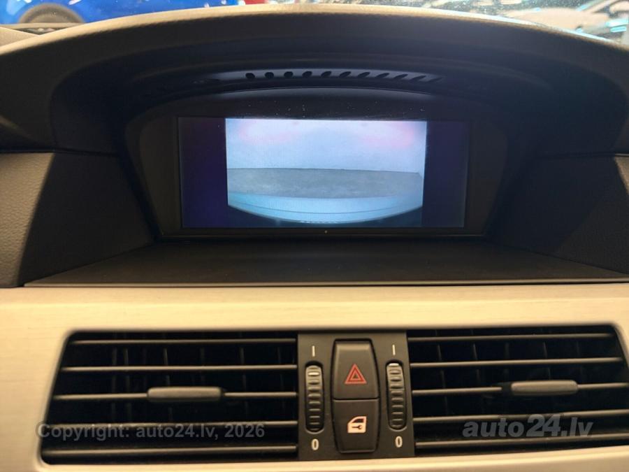 Pelēks BMW M-series 2006 Tallina, ar dzinēja tilpumu 5.00 L un nobraukumu 167 tūkst. km par 35000 €, foto 13 vietnē AUTOMOTO.COM.LV