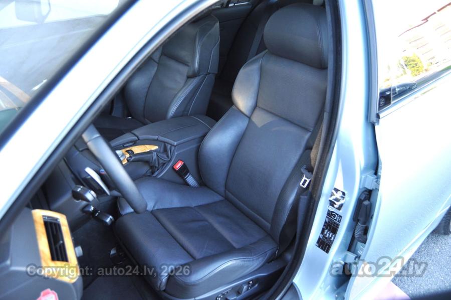 Pelēks BMW M-series 2007 Tallina, ar dzinēja tilpumu 5.00 L un nobraukumu 61 tūkst. km par 59500 €, foto 13 vietnē AUTOMOTO.COM.LV