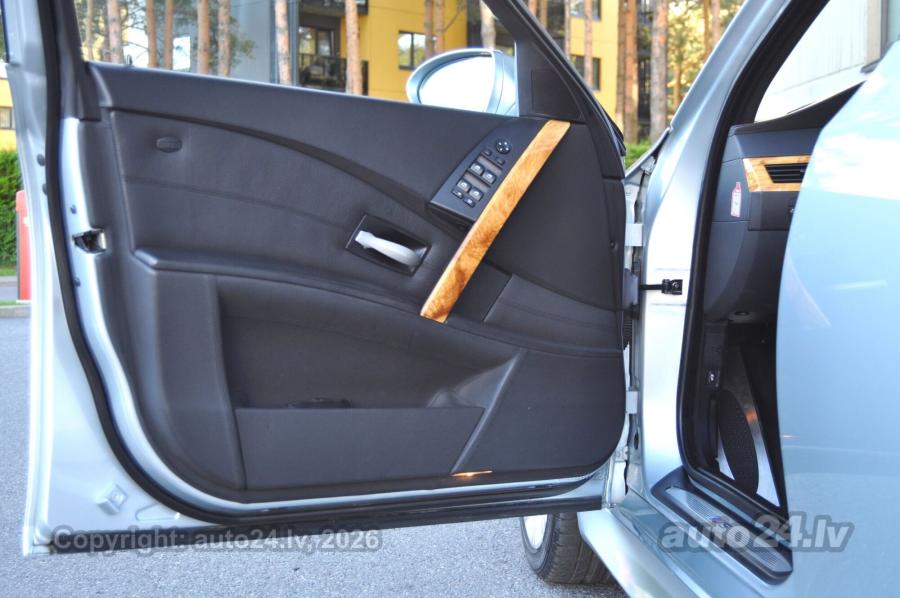 Pelēks BMW M-series 2007 Tallina, ar dzinēja tilpumu 5.00 L un nobraukumu 61 tūkst. km par 59500 €, foto 14 vietnē AUTOMOTO.COM.LV