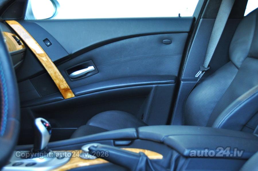 Pelēks BMW M-series 2007 Tallina, ar dzinēja tilpumu 5.00 L un nobraukumu 61 tūkst. km par 59500 €, foto 22 vietnē AUTOMOTO.COM.LV